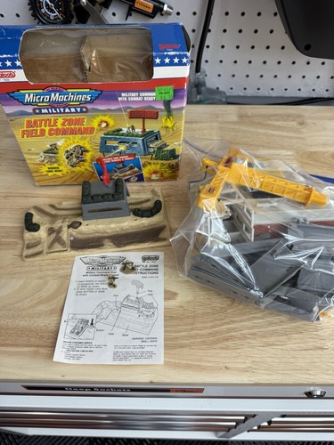 MICRO MACHINES BATTLE ZONE FIELD COMMAND MILITARY SET 1992 Plus Extras ...