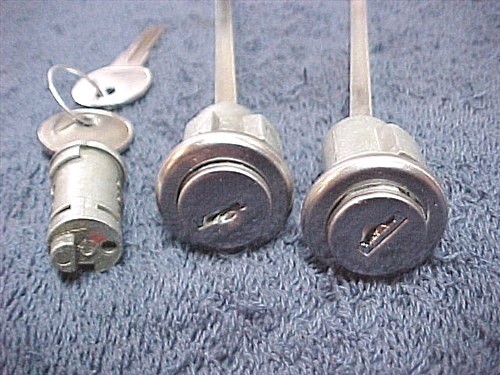 New USA Made Door & Ignition Locks With Keys Freightliner Peterbilt Big ...