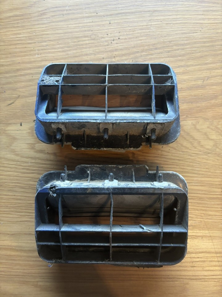 Volkswagen VW Transporter T4 Caravelle Rear Load Area Fresh Air vents ...