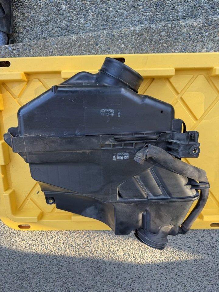 2005-2015 Toyota Tacoma 6-Cylinder 4.0L V6 1GR-FE GEN1 Air Filter Box ...