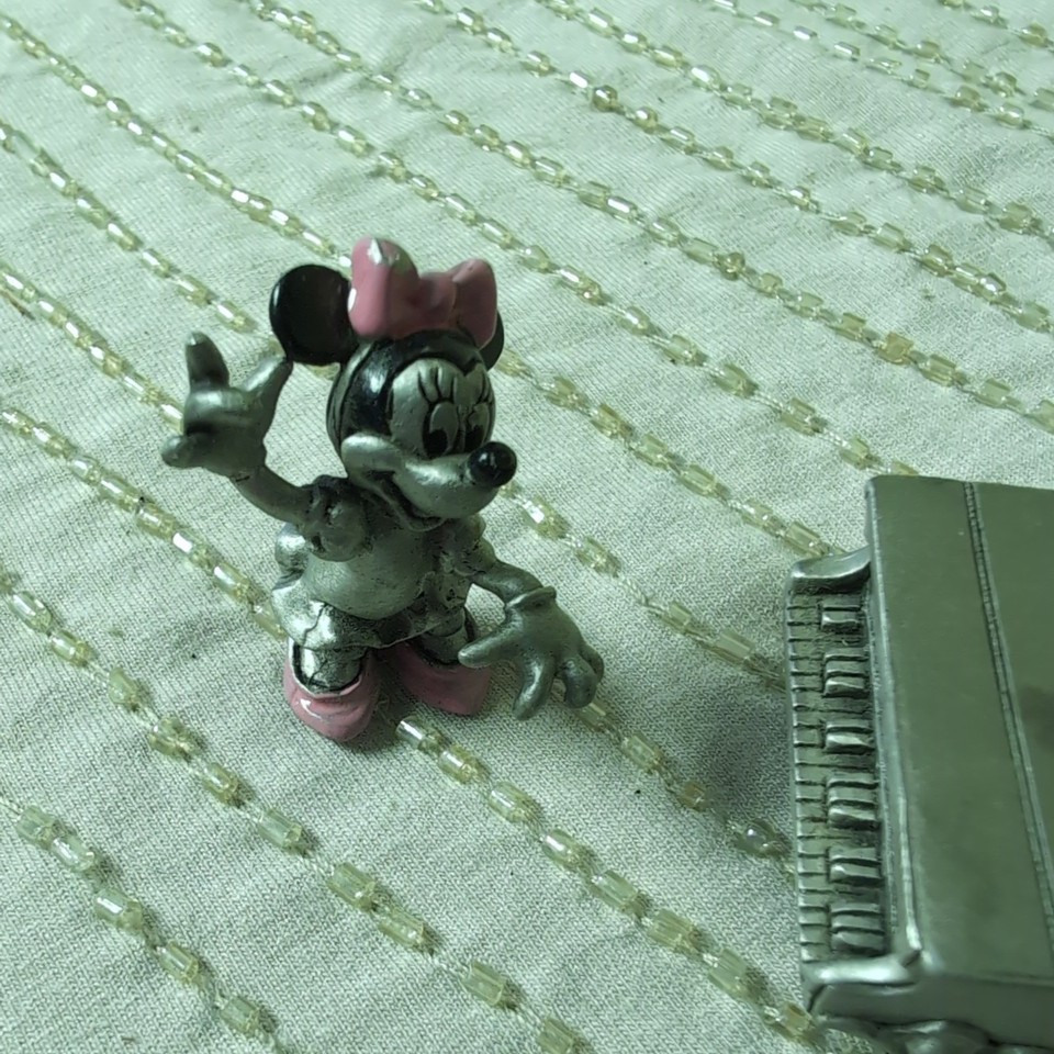Hudson Pewter Disney Minnie Mouse Playing Piano Figurine #5474 Barnyard ...
