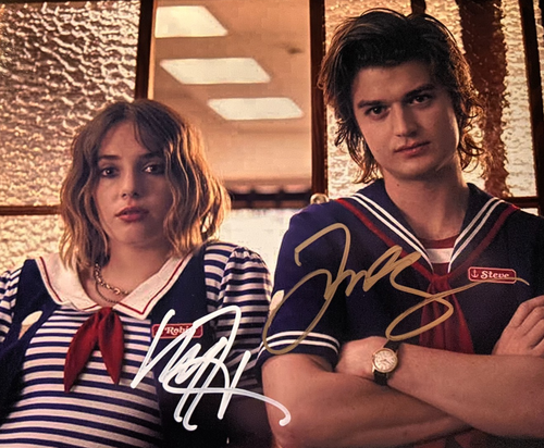 MAYA HAWKE + JOE KEERY Signed STRANGER THINGS 8x10" Original Autograph ...