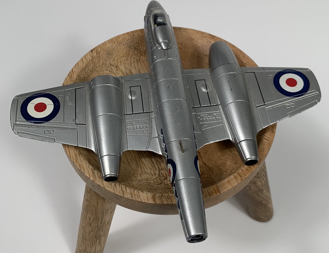 Corgi 1:72 Scale Gloster Meteor F.Mk.8 Royal Auxiliary Air Force ...