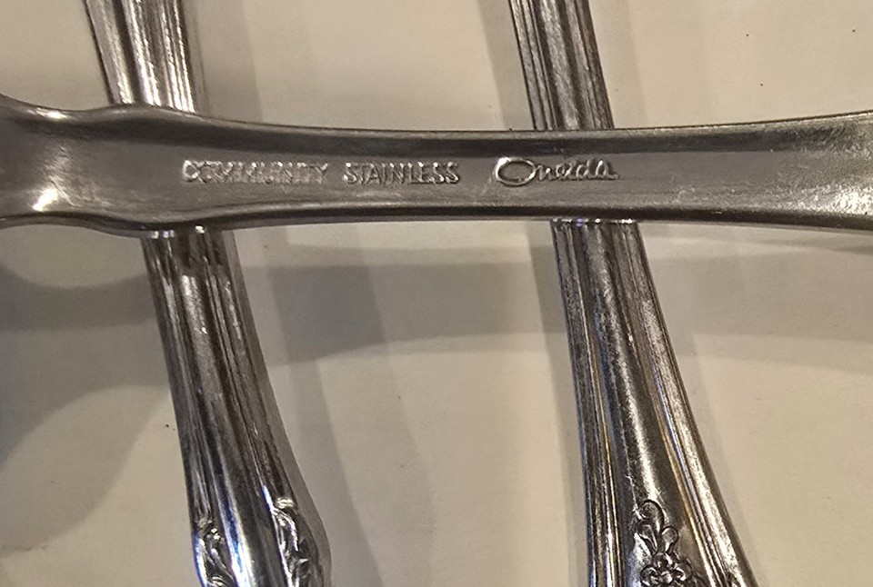 61 PC Oneida LOUISIANA Community Stainless Flatware Set With Serving ...