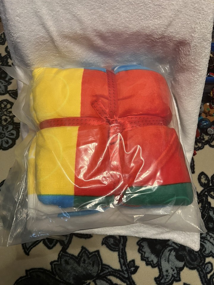 LEGO Fleece Blanket VIP Exclusive Promotion Brand New Sealed | eBay