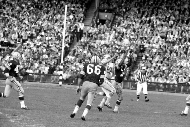 Green Bay Packers Willie Wood In Action 1963 Old Football Photo 1 ...
