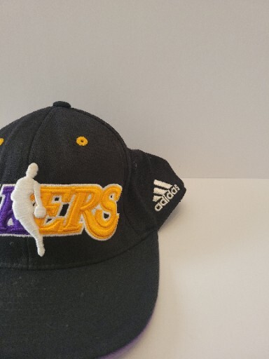 ADIDAS LAKERS Cap Size L - XL NBA Logo CAP Hat FLEXFIT Black Purple ...