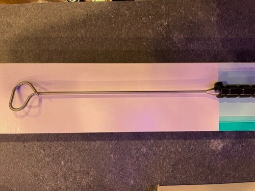 Aesculap MN208R Triangular 40mm straight snake retractor 5mm 34cm new ...