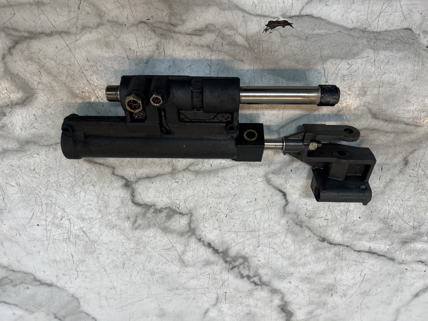 94 OMC Cobra Out Drive Outdrive power steering hydraulic cylinder 92 ...