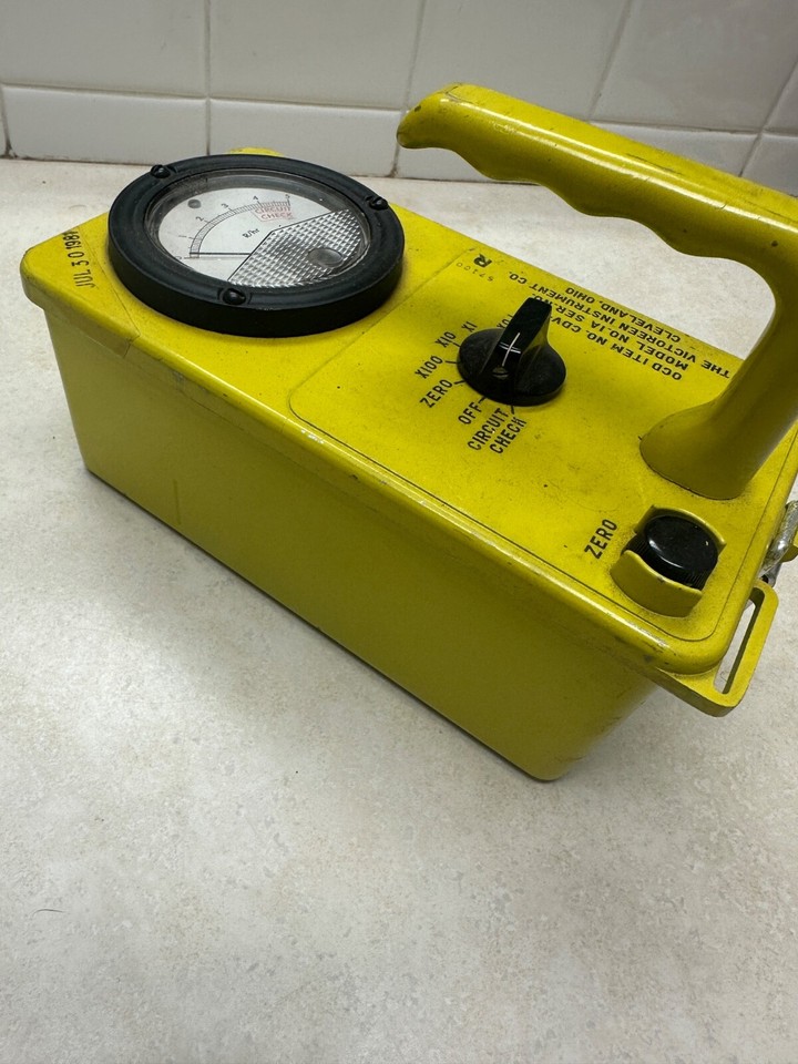 VINTAGE CIVIL DEFENSE VICTOREEN CDV-715 METER GEIGER COUNTER RADIATION ...