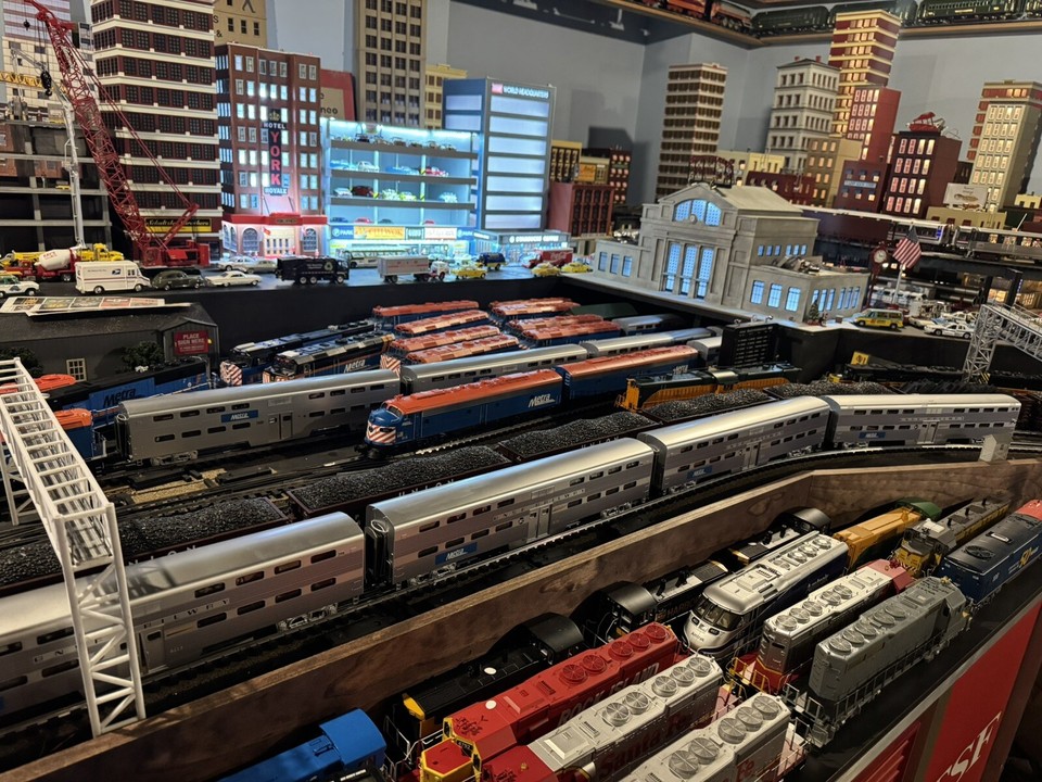 Atlas O 3001668 - Premier - 70’ Bi-Level "Metra / BNSF" (4-Car)MTH LAST ...