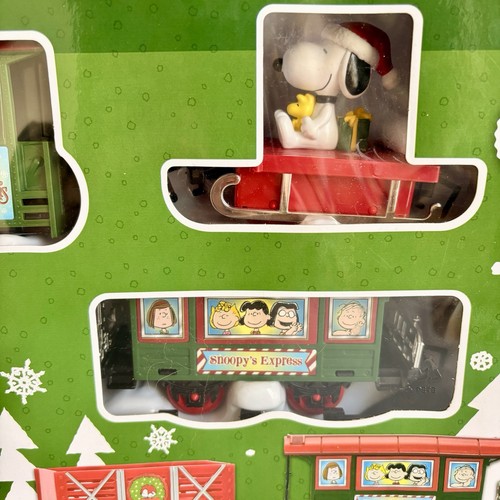 Peanuts Snoopy Christmas Express 12 Pc. Train Set Lights & Sound 2021 9 ...