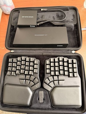 Dygma Defy Split Wireless Ergonomic Mechanical Keyboard - Tenting ...