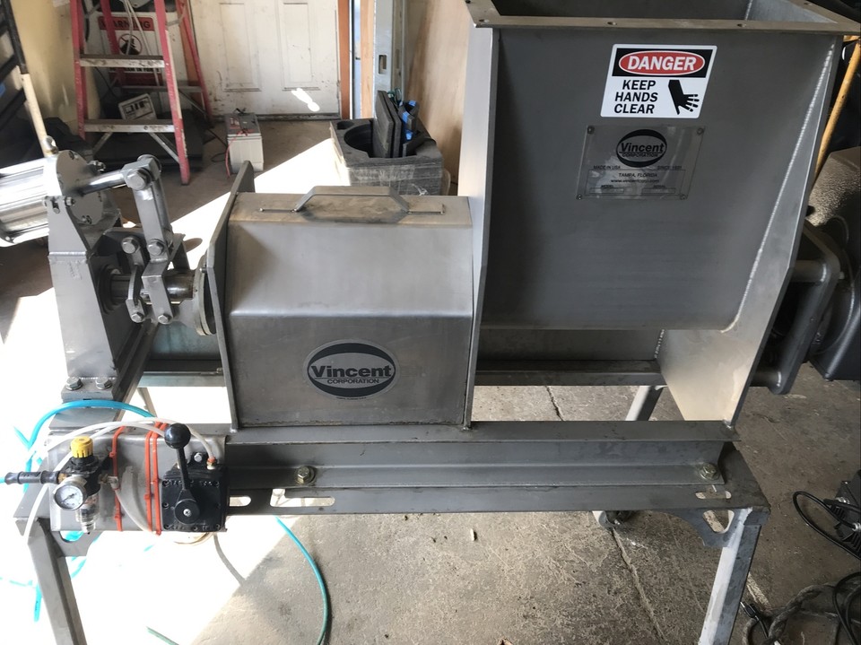 VINCENT HORIZONTAL SCREW PRESS MODEL CP-4 With STAND Read Description ...
