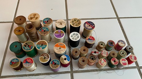 Vintage Lot Of 37 Cotton Polyester SEWING THREAD WOOD Plastic SPOOLS ...
