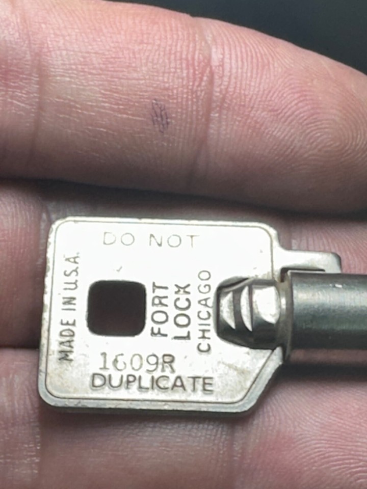 GEM Barrel Lock Key Pinball Soda Machine Fort Lock Alarm Tubular 1609R ...