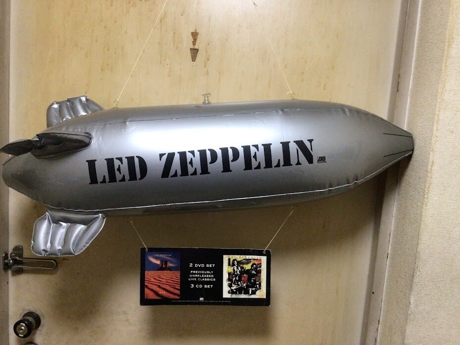 Led Zeppelin promo blimp for 2DVD and 3 Live CD | eBay
