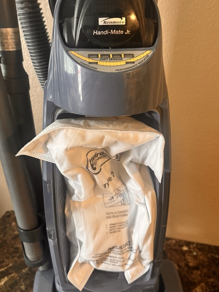 Kenmore Upright Vacuum Progressive Direct Drive InteliClean 116. ...