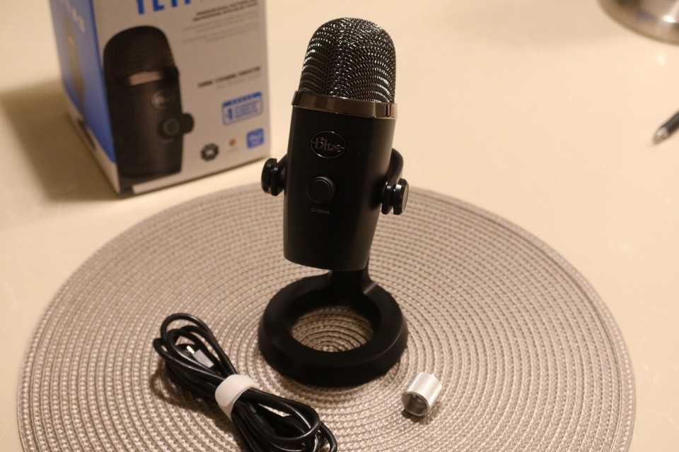 Logitech Yeti Nano Condenser Cardioid Microphone USB - Blackout ...