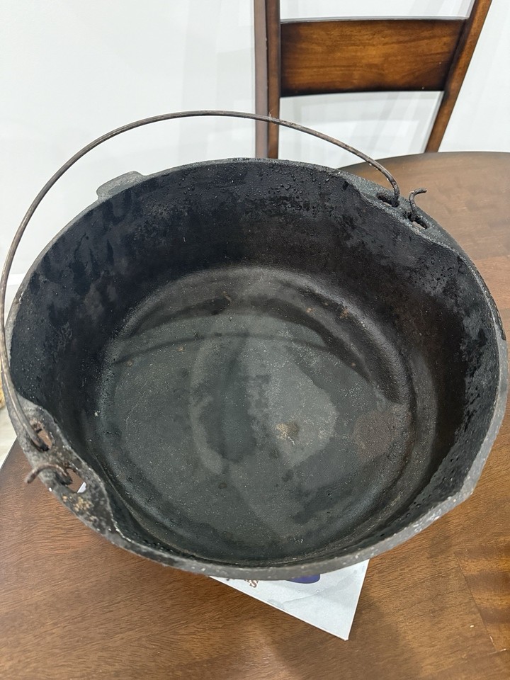 Vintage Dutch Oven Cast Iron Hanging Bean Stew Chili Pot 12” No Lid | eBay