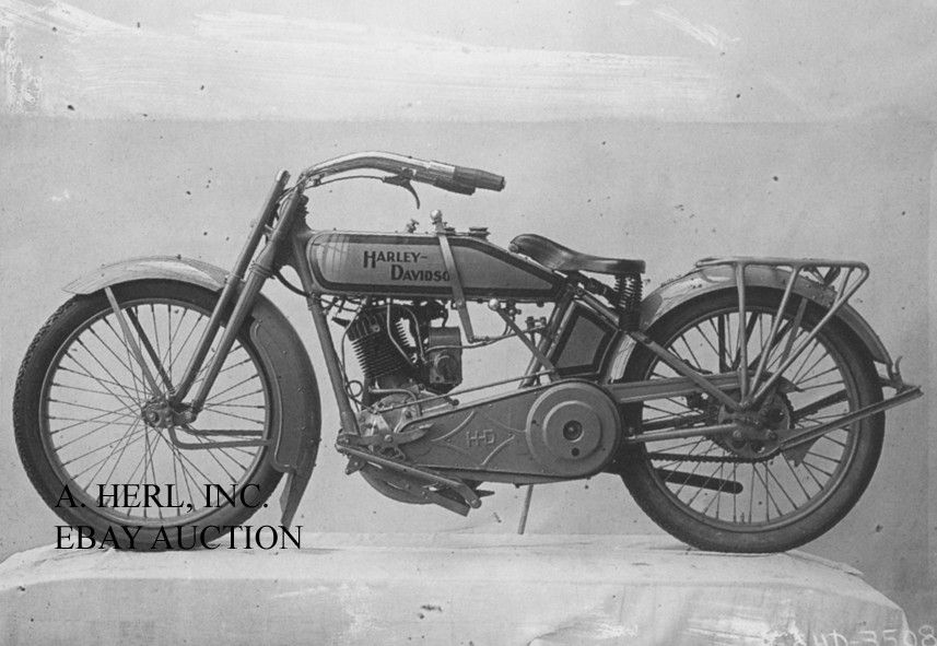 Harley-Davidson single cylinder 1917 motorcycle factory photo press ...