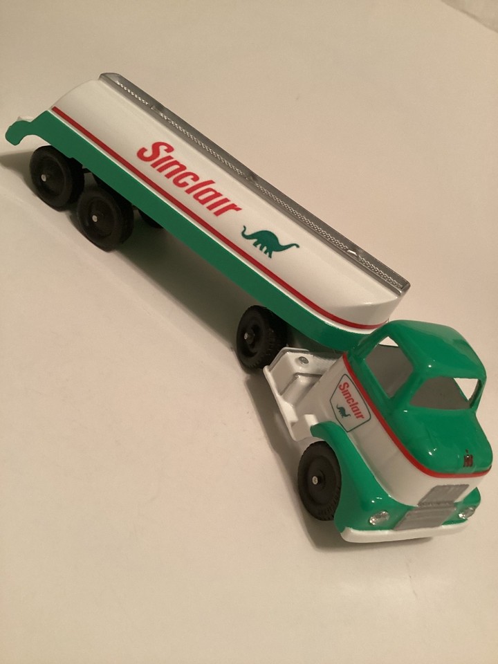 Tootsietoy tanker truck CUSTOM,, Sinclair oil company, please read ...