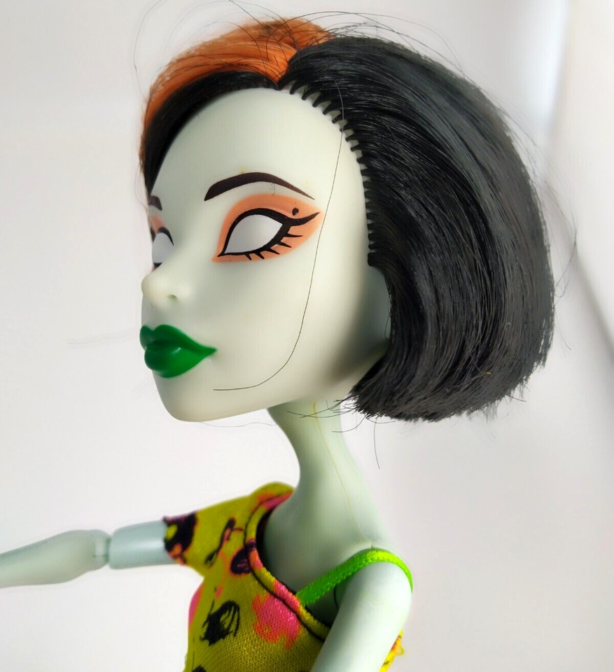 Monster High Scarah Screams FREAKY FUSION - Black/Orange Hair Green Lip ...