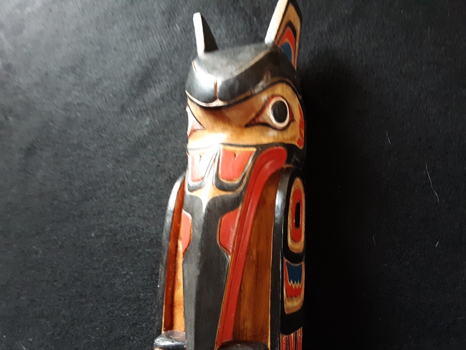 NORTHWEST COAST WOODEN TOTEM POLE, CLASSIC RAVEN EFFIGY FETISH, WY-0724 ...