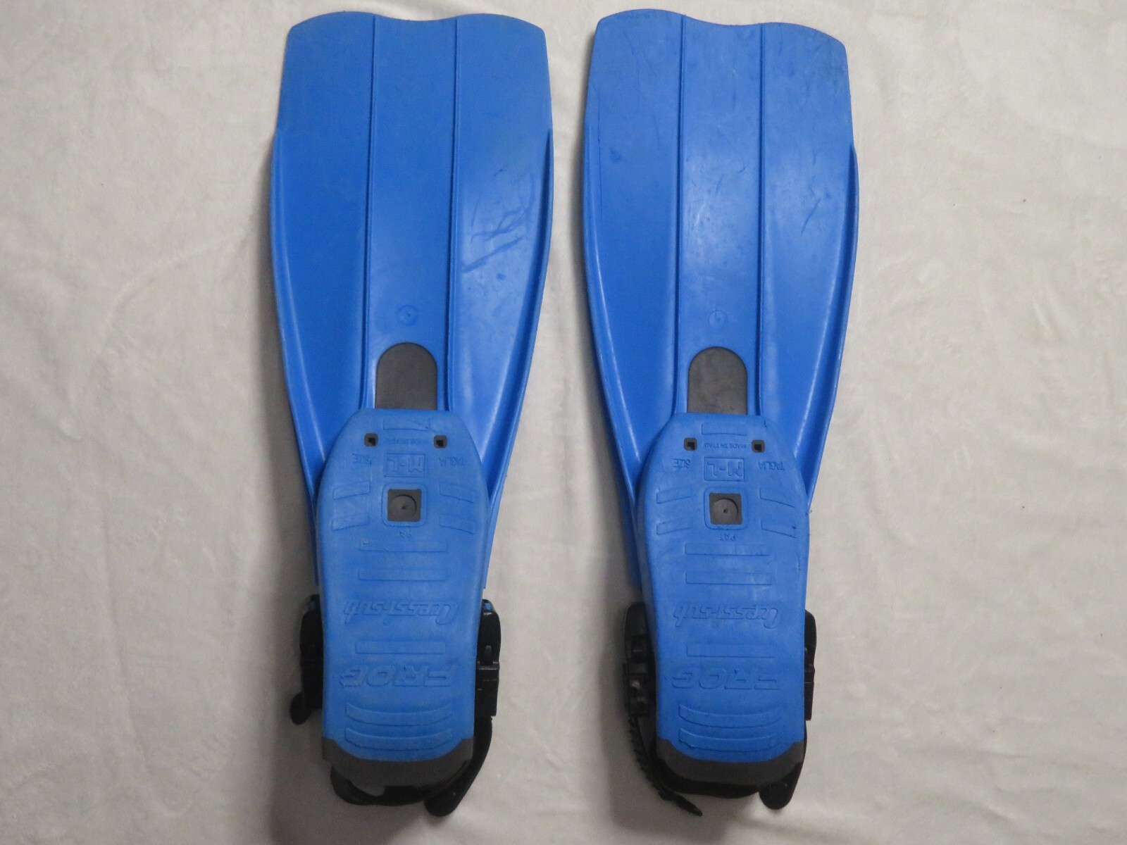 Cressi Frog Fins Flippers Pre Owned Size M-L Blue Made In Italy ...