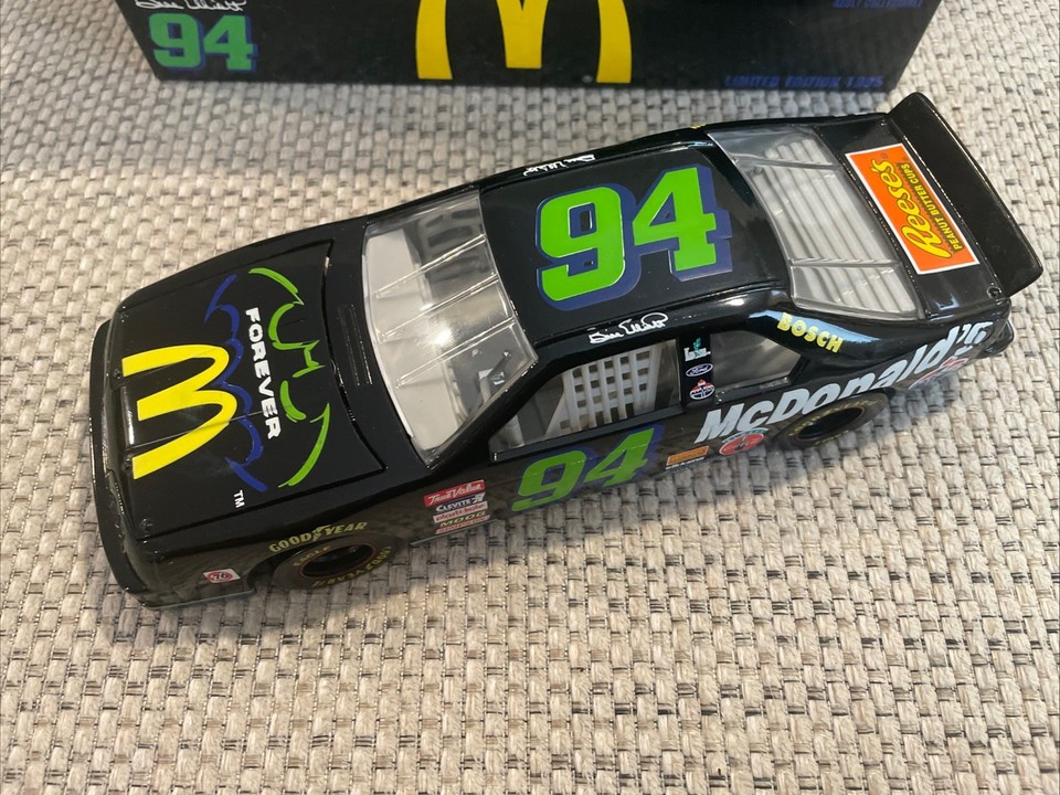 Bill Elliott Action 1995 #94 Batman Forever Thunderbat 1:24 Diecast Car ...