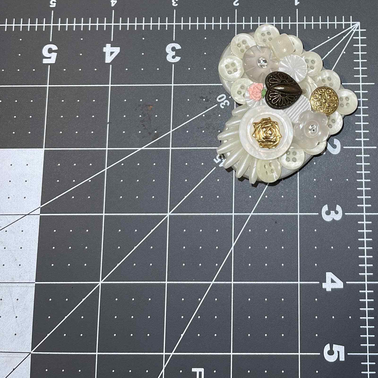 Rare Vintage HALLMARK Heart Button Pin Brooch plastic novelty valentine ...