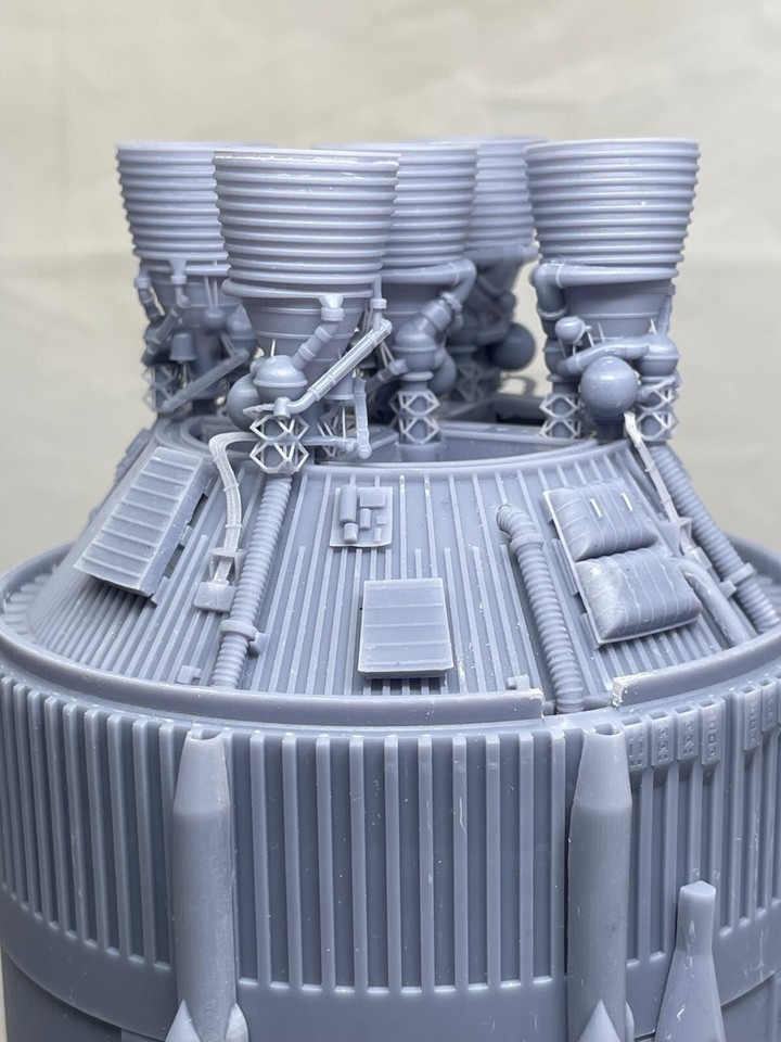 Museum quality 1/96 scale Saturn V model kit - 149 piece 3D resin ...