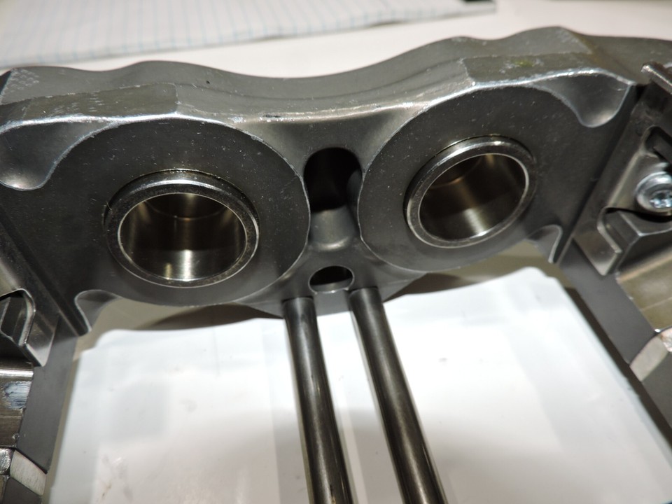 Alcon 4 Piston 32MM/32MM Radial Mount Rear Brake Calipers Pistons ...