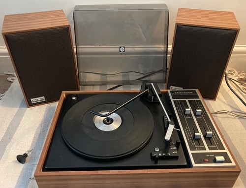 Ferguson 3454 stereophonic record player with speakers and integrated ...