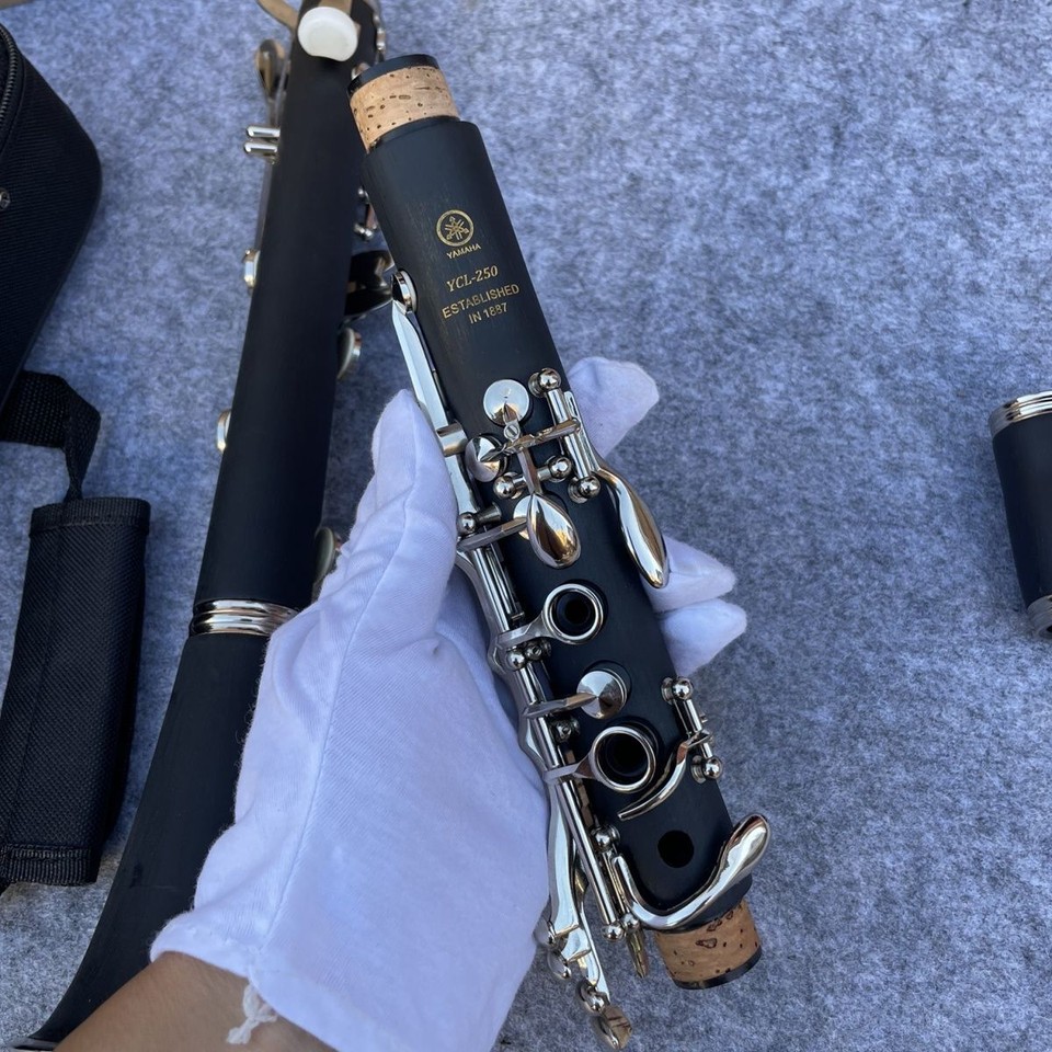 YAMAHA Clarinet Bakelite YCL-255/250 B Flat 17 Key Clarinet with Case ...