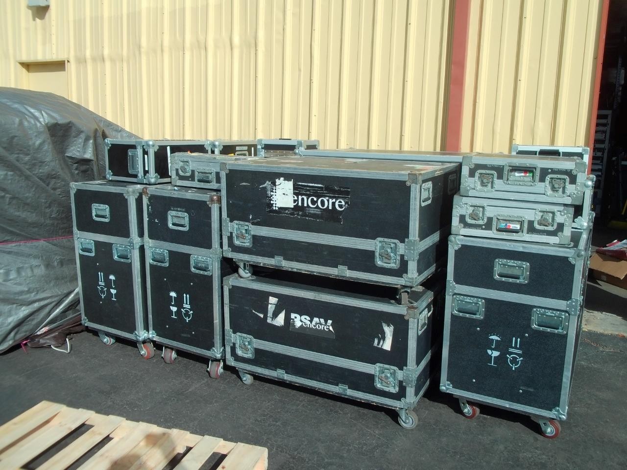 Mixed Lot Of 17 Road Cases w/ Wheels, Custom Foam Inserts For Audio ...