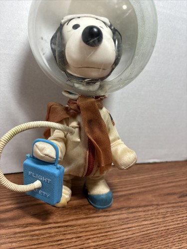 Vintage Snoopy PEANUTS NASA Astronaut 1969 With Helmet & Flight Safety ...