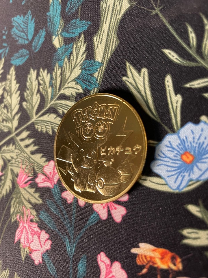 Gold Plated Pikachu Coin in Protector Non-TCG Baby Eif ChineseRead Desc ...