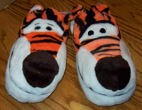 NEW w/ Tags ~ Winnie the Pooh TIGGER PLUSH SLIPPERS Adult MEDIUM ...