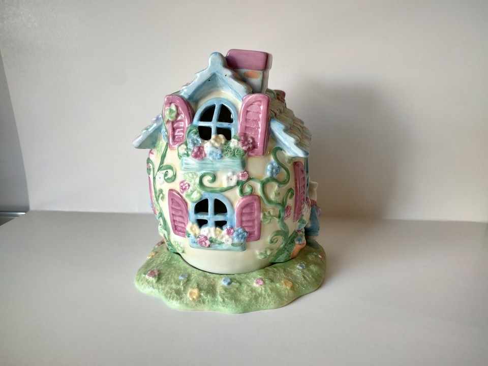 Avon Luminous Treasures candle tealight house Easter bunny cottage ...