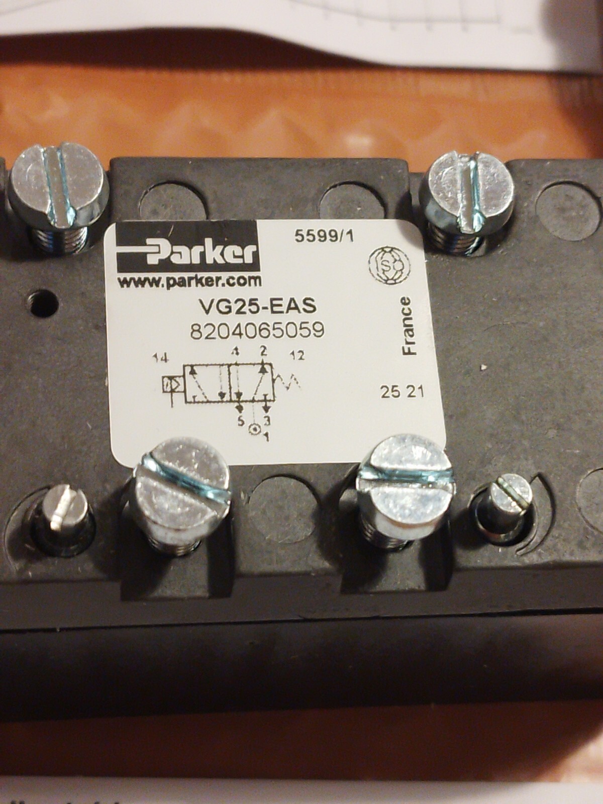 PARKER FLEXFLOW ISO1 SPOOL VALVE VG25-EAS 8204065059 UNUSED BOXED ...