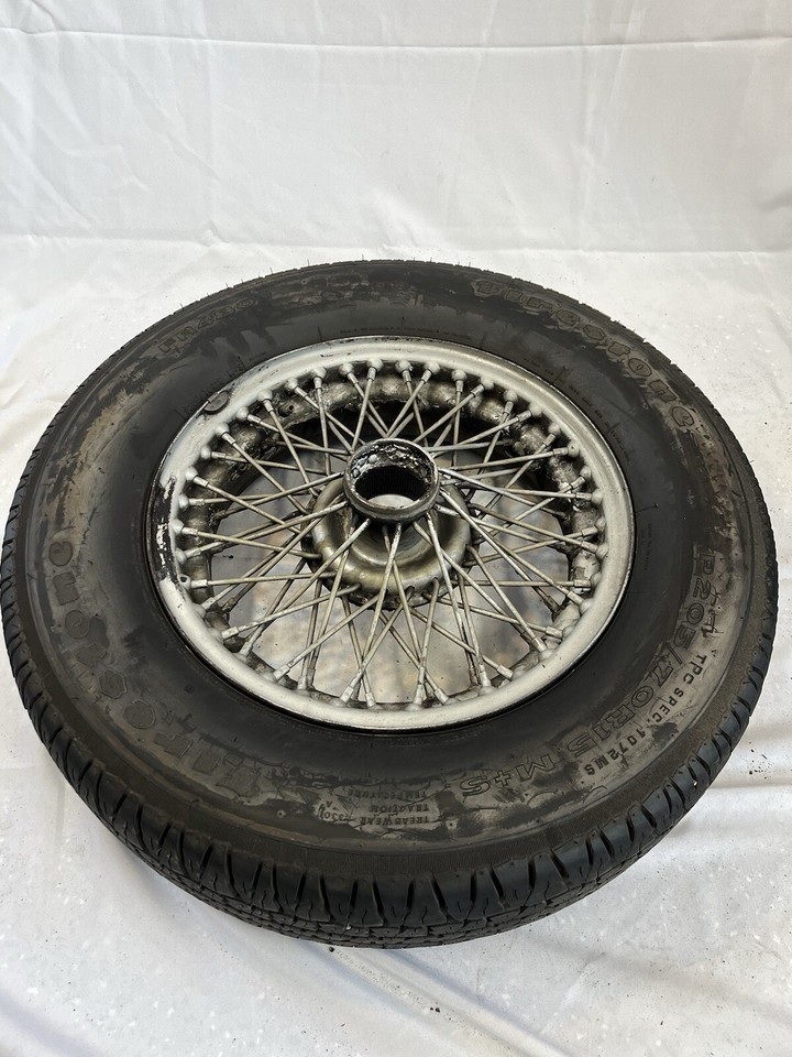 Triumph TR250 TR6 Wire Wheel Painted 15" 72 Spoke Dunlop | 6 Spoke