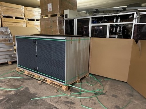 31~ 550WATT SOLAR AMERICA, full factory pallet Mono Panel for RV, cabin ...
