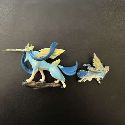 Pokémon TCG Shiny Zacian Premium Figure and Pin Crown Zenith Collection ...