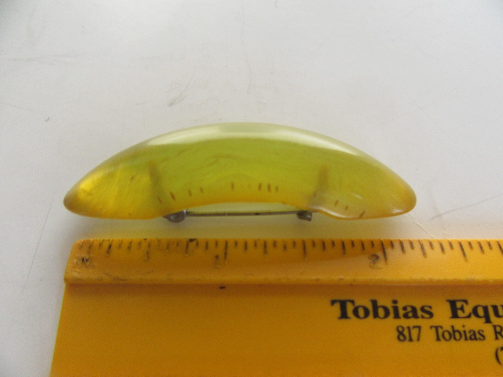 Vintage 1930's / 1940's Bakelite Green Pickle Brooch … - Gem