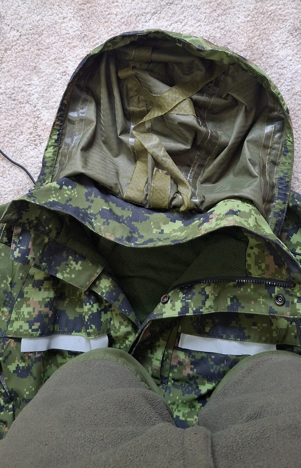 Canadian Army CADPAT TW Goretex Rain Jacket In Good Condition | eBay