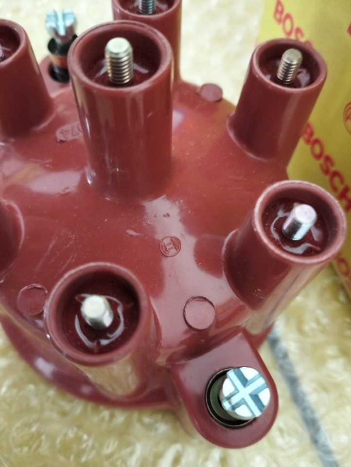 MERCEDES W107 W114 W115 W116 W123 M110 Distributor Cap BOSCH | eBay