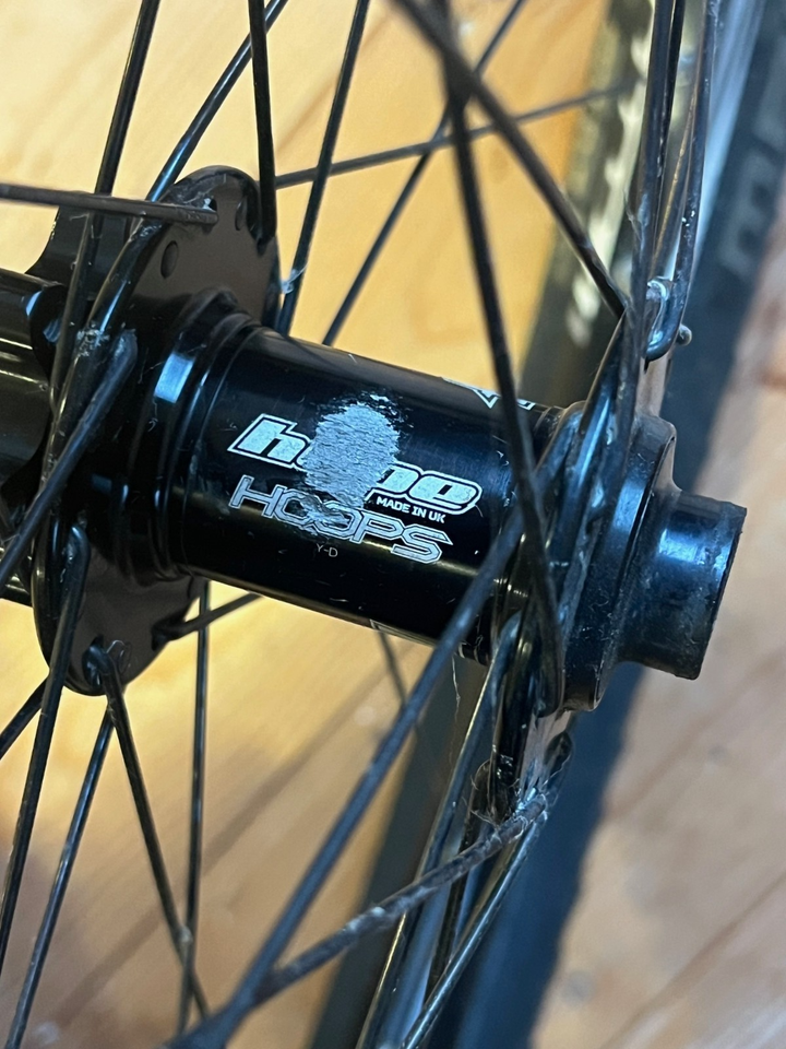 Hope Tech Enduro 27.5 Pro4 6 bolt BLACK Hope Hoops Schwalbe Nukeproof ...