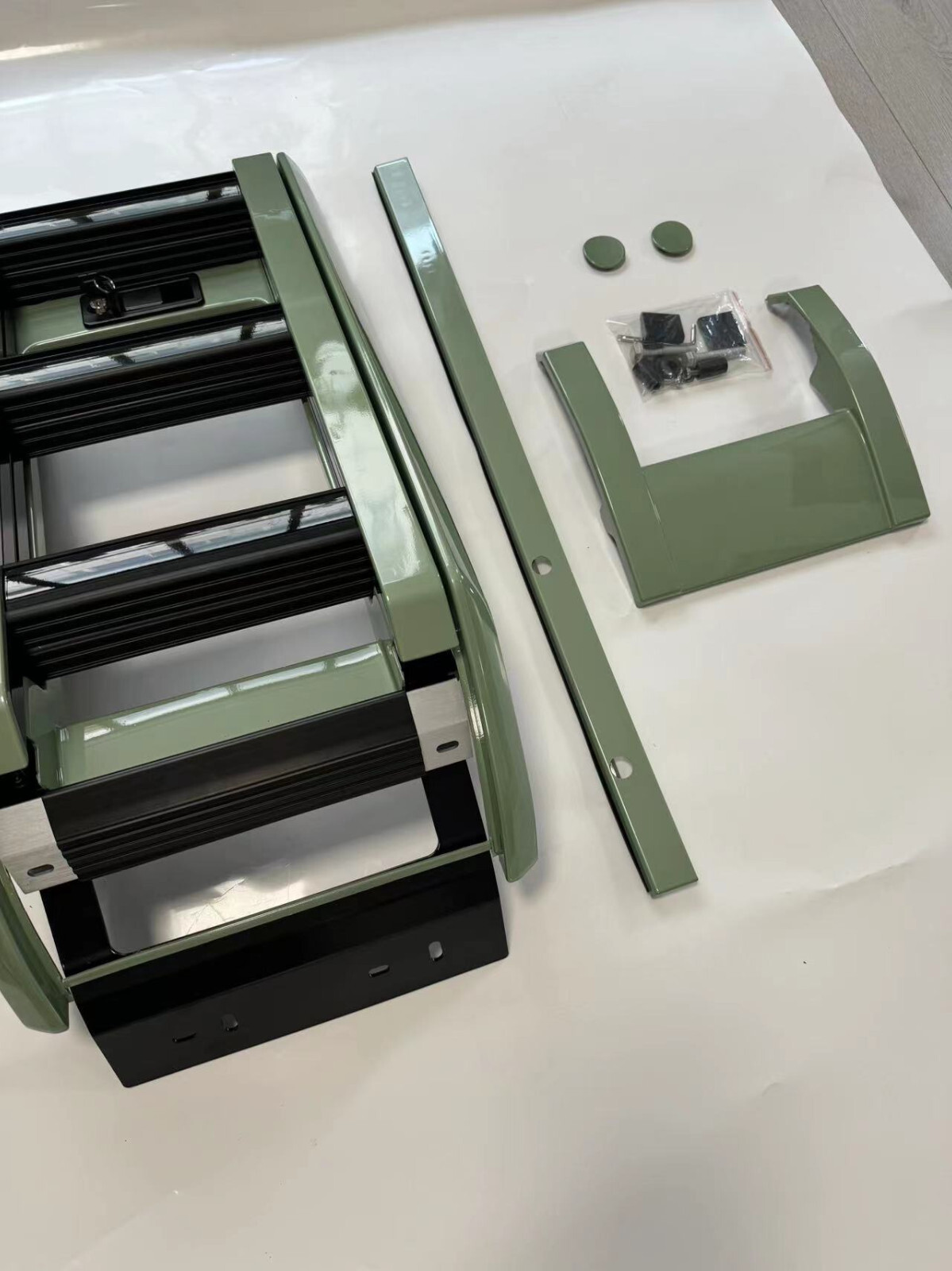 Deployable Side Mounted Ladder Grasmere Green Window Step For Defender ...