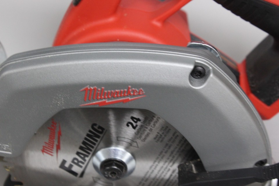 Milwaukee 2732-20 M18 FUEL 18V 7-1/4-Inch Brushless Circular Saw ...